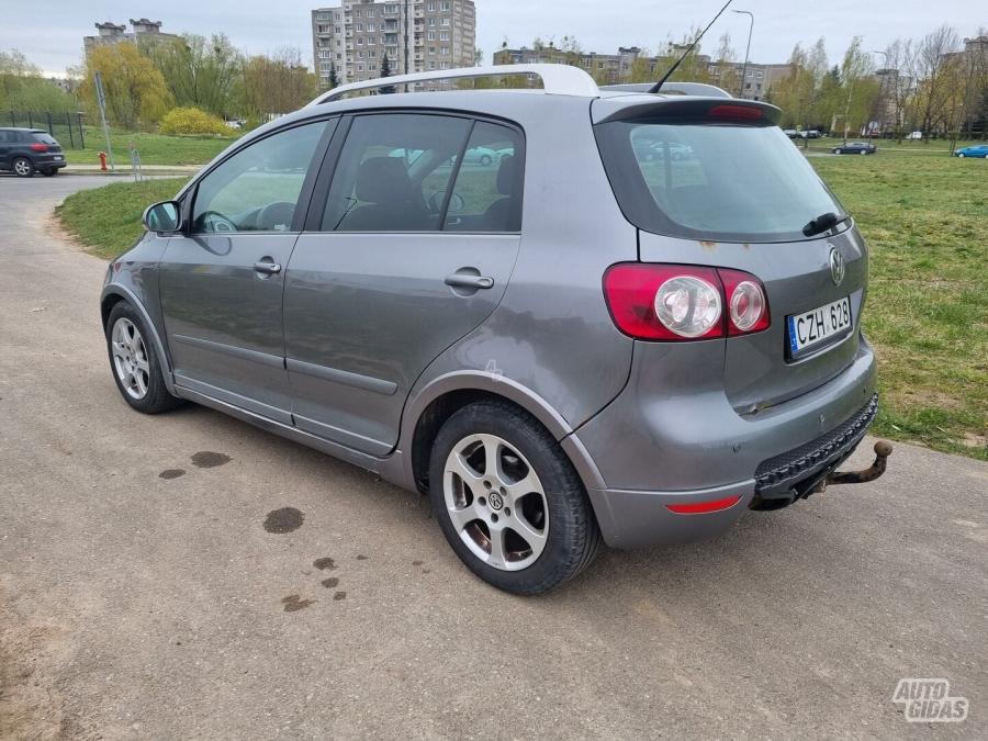 Grey Volkswagen Golf Plus 2007 in Kaunas, with an engine capacity of 2.00 L and mileage of 285 thousand km for 1450 €, photo 6 on AUTOMOTO.COM.LV