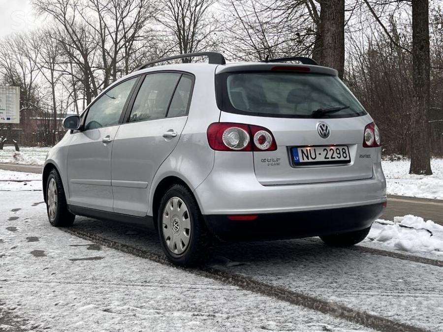 Grey Volkswagen Golf Plus 2007 in Jelgava, with an engine capacity of 2.00 L and mileage of 283 thousand km for 3200 €, photo 4 on AUTOMOTO.COM.LV