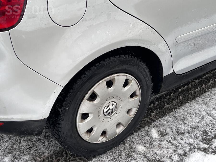 Grey Volkswagen Golf Plus 2007 in Jelgava, with an engine capacity of 2.00 L and mileage of 283 thousand km for 3200 €, photo 8 on AUTOMOTO.COM.LV