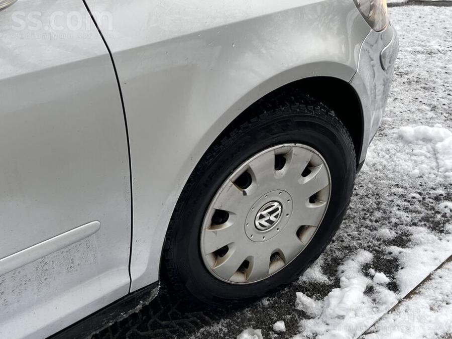 Grey Volkswagen Golf Plus 2007 in Jelgava, with an engine capacity of 2.00 L and mileage of 283 thousand km for 3200 €, photo 9 on AUTOMOTO.COM.LV