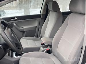 Grey Volkswagen Golf Plus 2007 in Jelgava, with an engine capacity of 2.00 L and mileage of 283 thousand km for 3200 €, photo 11 on AUTOMOTO.COM.LV