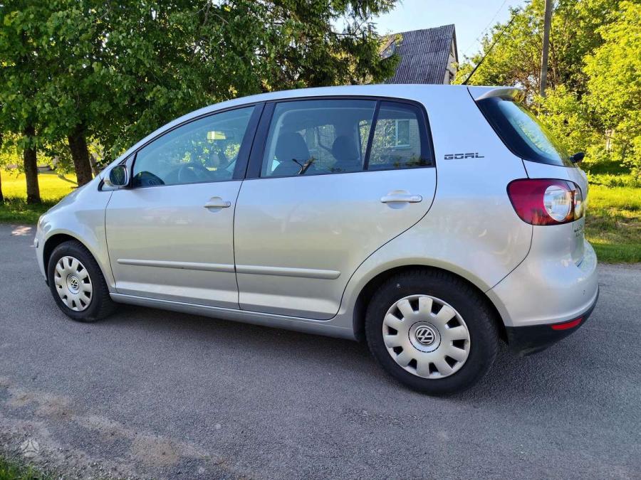 Pelēks Volkswagen Golf Plus 2007 Rokiškis, ar dzinēja tilpumu 1.97 L un nobraukumu 237 tūkst. km par 2350 €, foto 5 vietnē AUTOMOTO.COM.LV