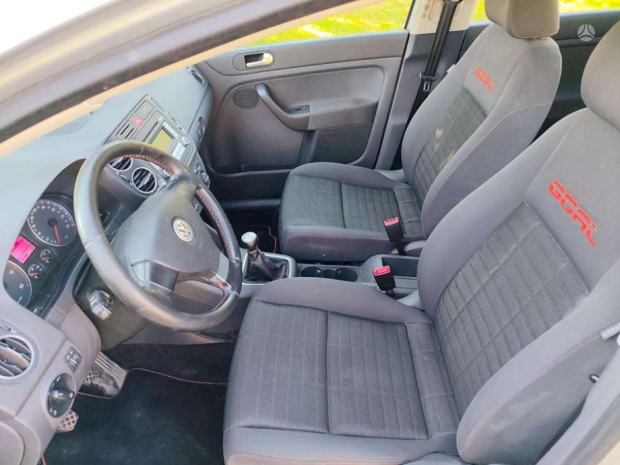Pelēks Volkswagen Golf Plus 2007 Rokiškis, ar dzinēja tilpumu 1.97 L un nobraukumu 237 tūkst. km par 2350 €, foto 6 vietnē AUTOMOTO.COM.LV