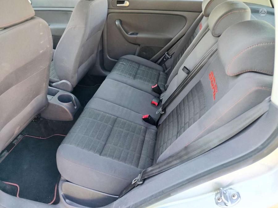Pelēks Volkswagen Golf Plus 2007 Rokiškis, ar dzinēja tilpumu 1.97 L un nobraukumu 237 tūkst. km par 2350 €, foto 8 vietnē AUTOMOTO.COM.LV