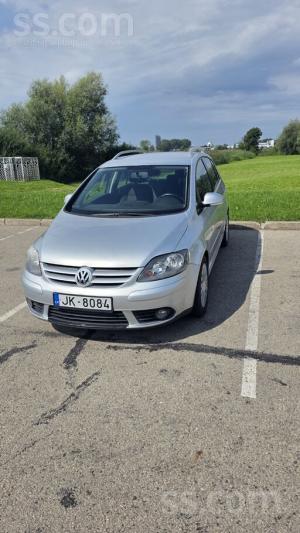 Grey Volkswagen Golf Plus 2007 in Riga, with an engine capacity of 2.00 L and mileage of 266 thousand km for 2890 €, photo 6 on AUTOMOTO.COM.LV