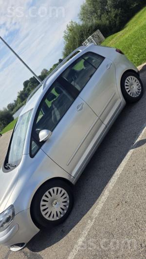 Grey Volkswagen Golf Plus 2007 in Riga, with an engine capacity of 2.00 L and mileage of 266 thousand km for 2890 €, photo 7 on AUTOMOTO.COM.LV