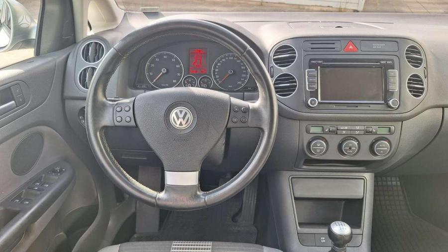 Grey Volkswagen Golf Plus 2008 in Vilnius, with an engine capacity of 1.39 L and mileage of 132 thousand km for 3650 €, photo 18 on AUTOMOTO.COM.LV