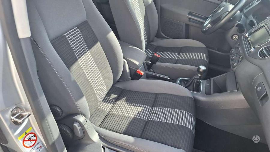 Grey Volkswagen Golf Plus 2008 in Vilnius, with an engine capacity of 1.39 L and mileage of 132 thousand km for 3650 €, photo 21 on AUTOMOTO.COM.LV