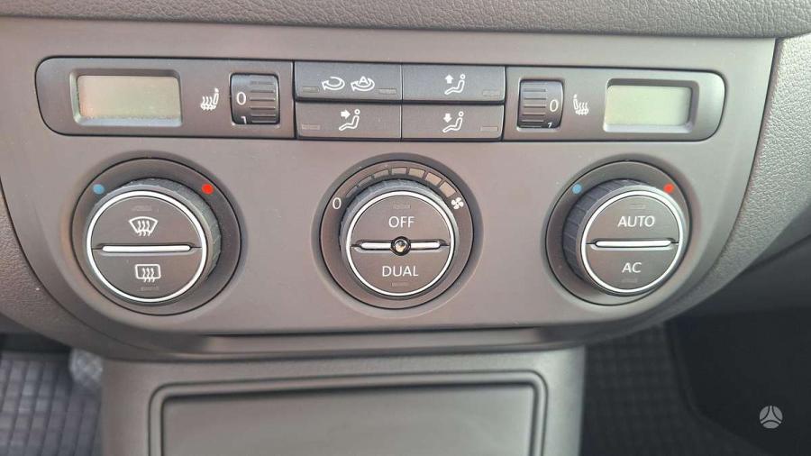 Grey Volkswagen Golf Plus 2008 in Vilnius, with an engine capacity of 1.39 L and mileage of 132 thousand km for 3650 €, photo 37 on AUTOMOTO.COM.LV