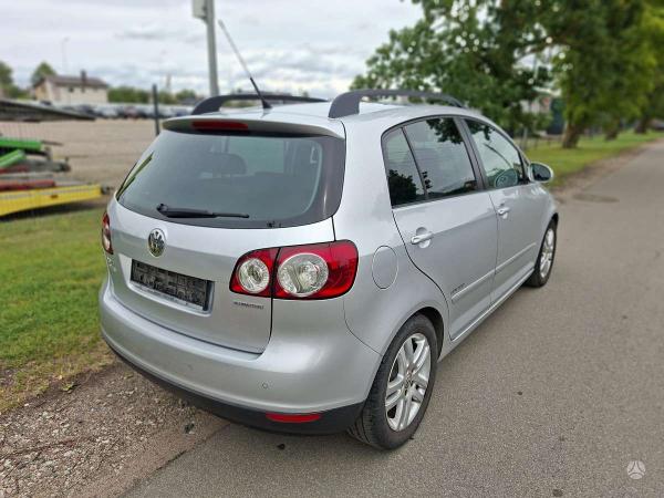 Grey Volkswagen Golf Plus 2008 in Marijampole, with an engine capacity of 1.90 L and mileage of 300 thousand km for 3499 €, photo 3 on AUTOMOTO.COM.LV