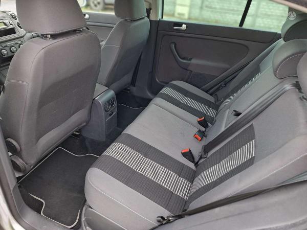 Grey Volkswagen Golf Plus 2008 in Marijampole, with an engine capacity of 1.90 L and mileage of 300 thousand km for 3499 €, photo 8 on AUTOMOTO.COM.LV