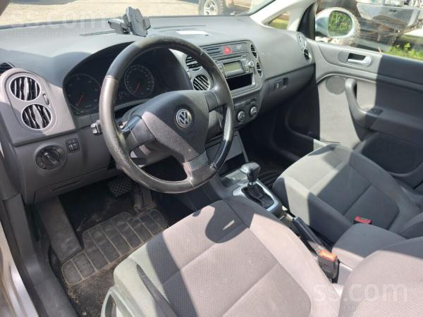 Grey Volkswagen Golf Plus 2008 in Riga, with an engine capacity of 1.90 L and mileage of 275 thousand km for 1200 €, photo 3 on AUTOMOTO.COM.LV