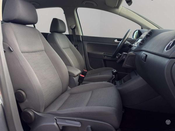 Volkswagen Golf Plus 2008 in Kaunas on AUTOMOTO.COM.LV Grey Volkswagen Golf Plus 2008 in Kaunas, with an engine capacity of 1.40 L and mileage of 313 thousand km for 3299 €, photo 9 on AUTOMOTO.COM.LV