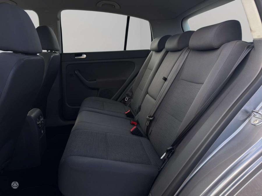 Pelēks Volkswagen Golf Plus 2008 Kauņa, ar dzinēja tilpumu 1.40 L un nobraukumu 313 tūkst. km par 3299 €, foto 12 vietnē AUTOMOTO.COM.LV