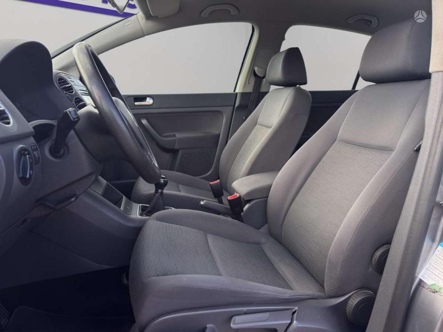 Pelēks Volkswagen Golf Plus 2008 Kauņa, ar dzinēja tilpumu 1.40 L un nobraukumu 313 tūkst. km par 3299 €, foto 15 vietnē AUTOMOTO.COM.LV