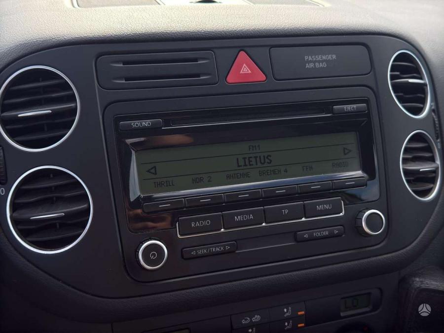 Pelēks Volkswagen Golf Plus 2008 Kauņa, ar dzinēja tilpumu 1.40 L un nobraukumu 313 tūkst. km par 3299 €, foto 18 vietnē AUTOMOTO.COM.LV