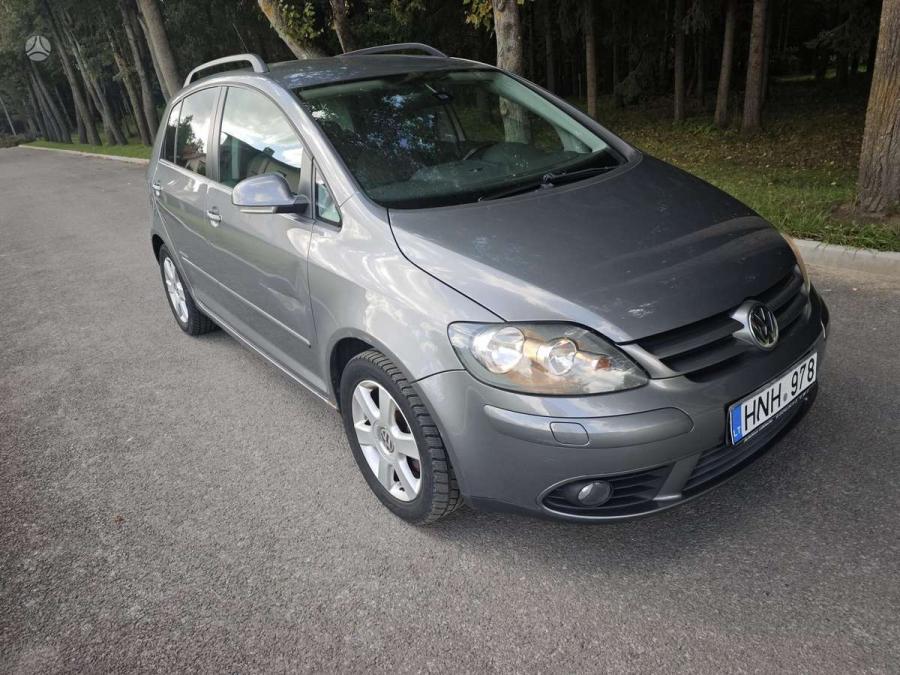 Pelēks Volkswagen Golf Plus 2008 Panevēža, ar dzinēja tilpumu 1.90 L un nobraukumu 248 tūkst. km par 2099 €, foto 3 vietnē AUTOMOTO.COM.LV