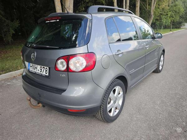 Pelēks Volkswagen Golf Plus 2008 Panevēža, ar dzinēja tilpumu 1.90 L un nobraukumu 248 tūkst. km par 2099 €, foto 5 vietnē AUTOMOTO.COM.LV