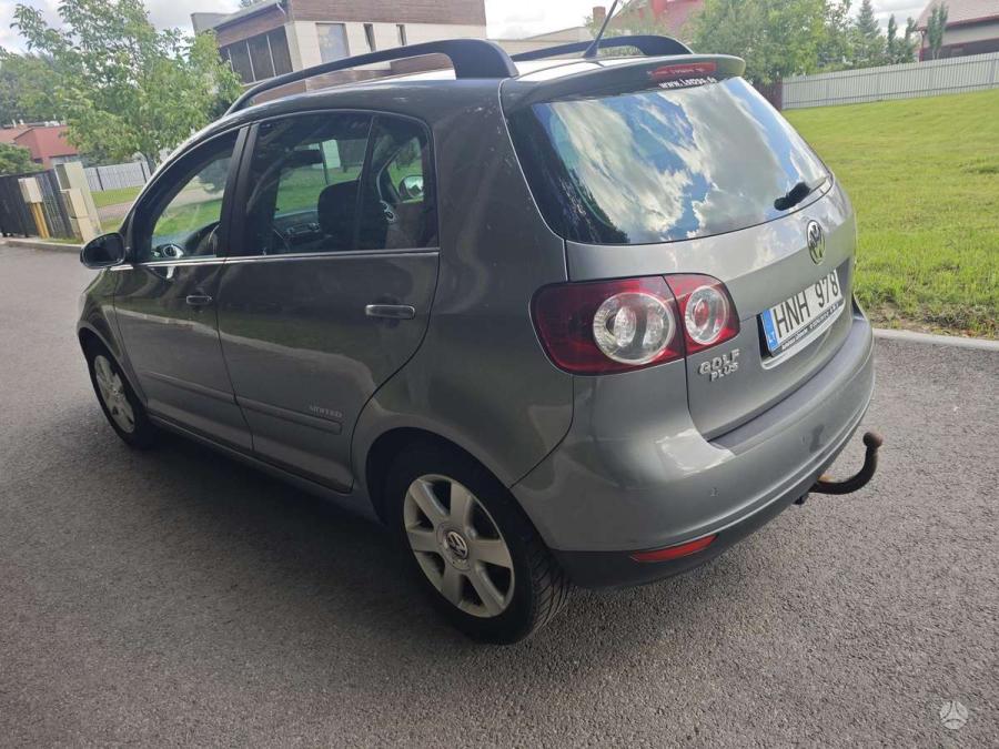 Pelēks Volkswagen Golf Plus 2008 Panevēža, ar dzinēja tilpumu 1.90 L un nobraukumu 248 tūkst. km par 2099 €, foto 7 vietnē AUTOMOTO.COM.LV