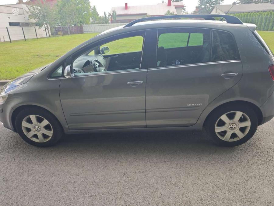 Pelēks Volkswagen Golf Plus 2008 Panevēža, ar dzinēja tilpumu 1.90 L un nobraukumu 248 tūkst. km par 2099 €, foto 8 vietnē AUTOMOTO.COM.LV