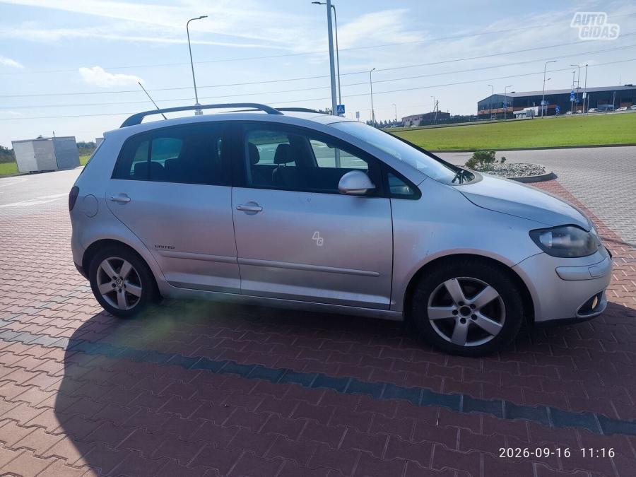 Grey Volkswagen Golf Plus 2008 in Kaunas, with an engine capacity of 1.90 L and mileage of 417 thousand km for 1800 €, photo 5 on AUTOMOTO.COM.LV