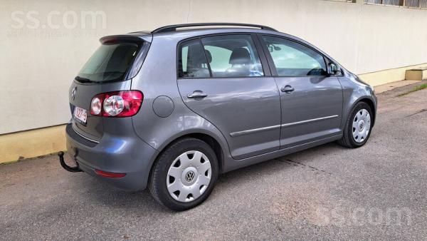 Pelēks Volkswagen Golf Plus 2009 Ogre, ar dzinēja tilpumu 1.40 L un nobraukumu 192 tūkst. km par 4650 €, foto 4 vietnē AUTOMOTO.COM.LV