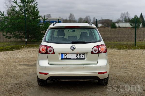 Grey Volkswagen Golf Plus 2009 in Riga, with an engine capacity of 1.40 L and mileage of 267 thousand km for 4490 €, photo 5 on AUTOMOTO.COM.LV