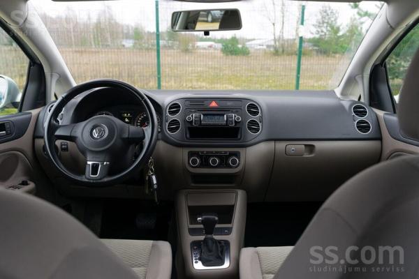 Grey Volkswagen Golf Plus 2009 in Riga, with an engine capacity of 1.40 L and mileage of 267 thousand km for 4490 €, photo 10 on AUTOMOTO.COM.LV