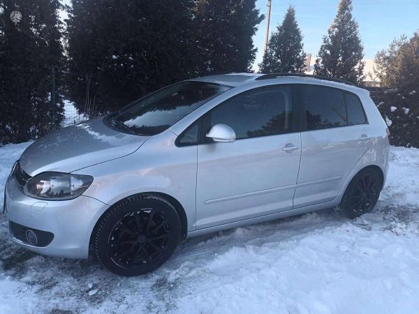 Grey Volkswagen Golf Plus 2009 in Kaunas, with an engine capacity of 1.40 L and mileage of 240 thousand km for 3100 €, photo 1 on AUTOMOTO.COM.LV