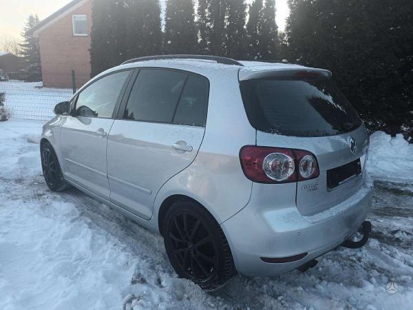 Grey Volkswagen Golf Plus 2009 in Kaunas, with an engine capacity of 1.40 L and mileage of 240 thousand km for 3100 €, photo 2 on AUTOMOTO.COM.LV