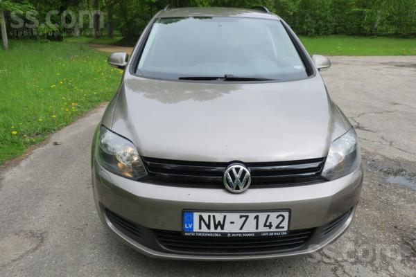 Pelēks Volkswagen Golf Plus 2009 Liepāja, ar dzinēja tilpumu 1.60 L un nobraukumu 95 tūkst. km par 4600 €, foto 2 vietnē AUTOMOTO.COM.LV