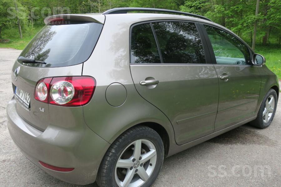Pelēks Volkswagen Golf Plus 2009 Liepāja, ar dzinēja tilpumu 1.60 L un nobraukumu 95 tūkst. km par 4600 €, foto 4 vietnē AUTOMOTO.COM.LV