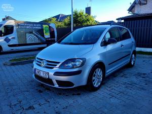Pelēks Volkswagen Golf Plus 2009 Mažeikiai, ar dzinēja tilpumu 1.90 L un nobraukumu 280 tūkst. km par 3300 €, foto  vietnē AUTOMOTO.COM.LV