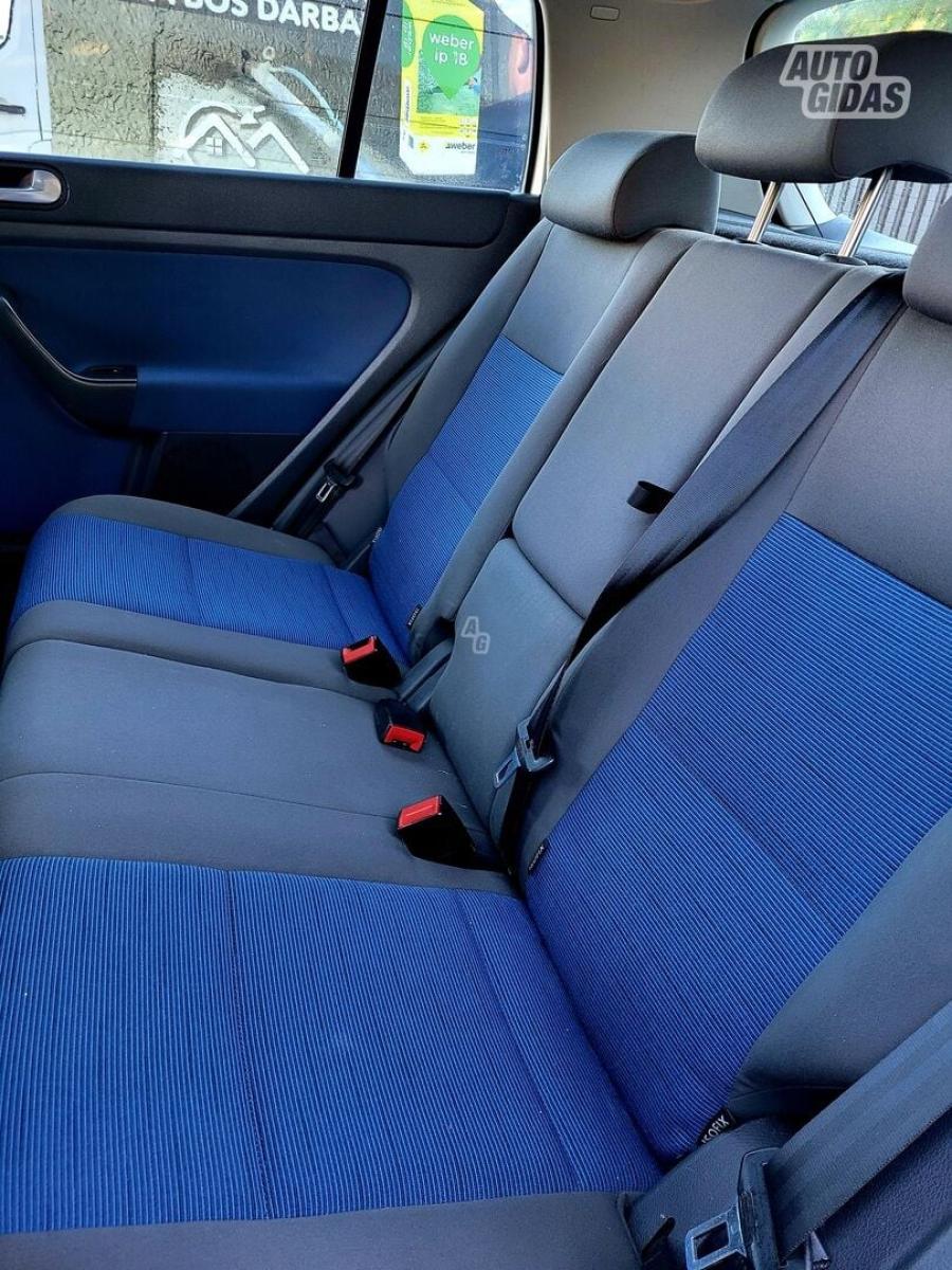 Pelēks Volkswagen Golf Plus 2009 Mažeikiai, ar dzinēja tilpumu 1.90 L un nobraukumu 280 tūkst. km par 3300 €, foto 10 vietnē AUTOMOTO.COM.LV