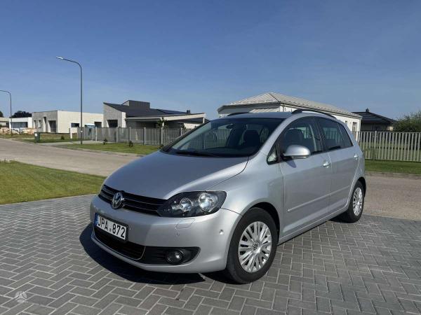 Grey Volkswagen Golf Plus 2009 in Kazlu Ruda, with an engine capacity of 1.39 L and mileage of 148 thousand km for 4500 €, photo 3 on AUTOMOTO.COM.LV