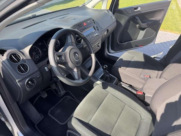 Grey Volkswagen Golf Plus 2009 in Kazlu Ruda, with an engine capacity of 1.39 L and mileage of 148 thousand km for 4500 €, photo 10 on AUTOMOTO.COM.LV