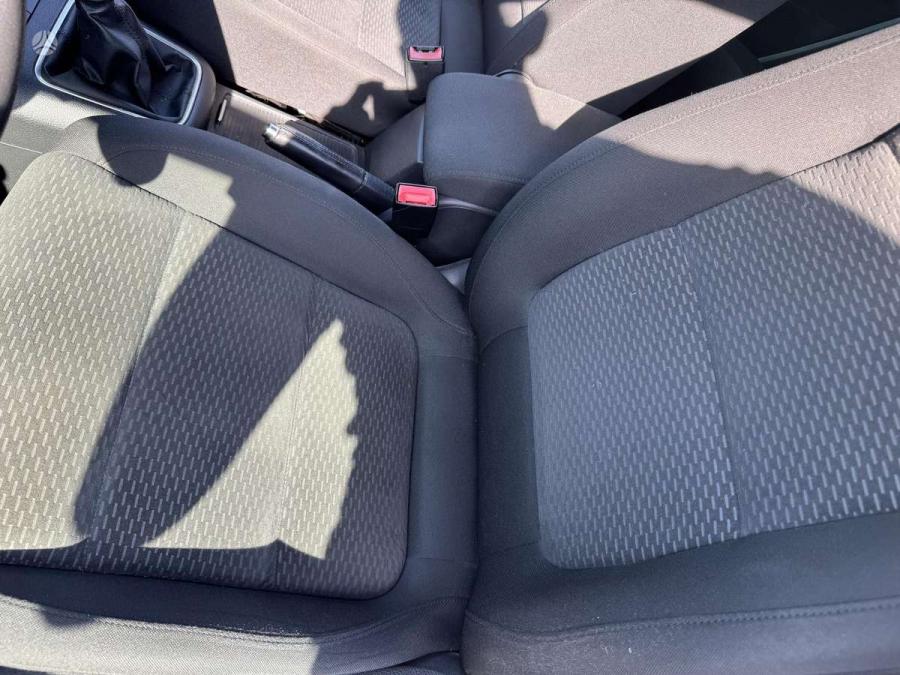 Grey Volkswagen Golf Plus 2009 in Kazlu Ruda, with an engine capacity of 1.39 L and mileage of 148 thousand km for 4500 €, photo 12 on AUTOMOTO.COM.LV