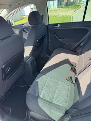 Grey Volkswagen Golf Plus 2009 in Kazlu Ruda, with an engine capacity of 1.39 L and mileage of 148 thousand km for 4500 €, photo 13 on AUTOMOTO.COM.LV