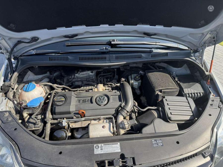 Grey Volkswagen Golf Plus 2009 in Kazlu Ruda, with an engine capacity of 1.39 L and mileage of 148 thousand km for 4500 €, photo 16 on AUTOMOTO.COM.LV