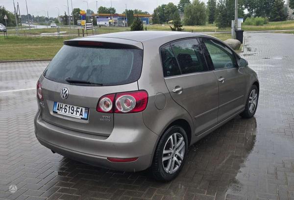 Pelēks Volkswagen Golf Plus 2009 Tauragė, ar dzinēja tilpumu 1.60 L un nobraukumu 211 tūkst. km par 2950 €, foto 4 vietnē AUTOMOTO.COM.LV