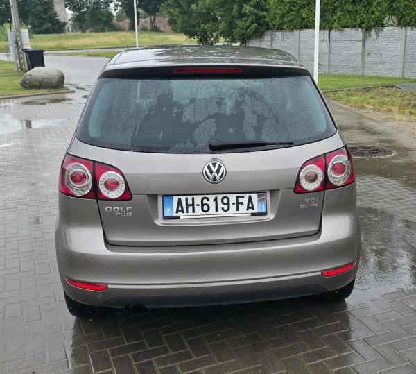 Pelēks Volkswagen Golf Plus 2009 Tauragė, ar dzinēja tilpumu 1.60 L un nobraukumu 211 tūkst. km par 2950 €, foto 8 vietnē AUTOMOTO.COM.LV