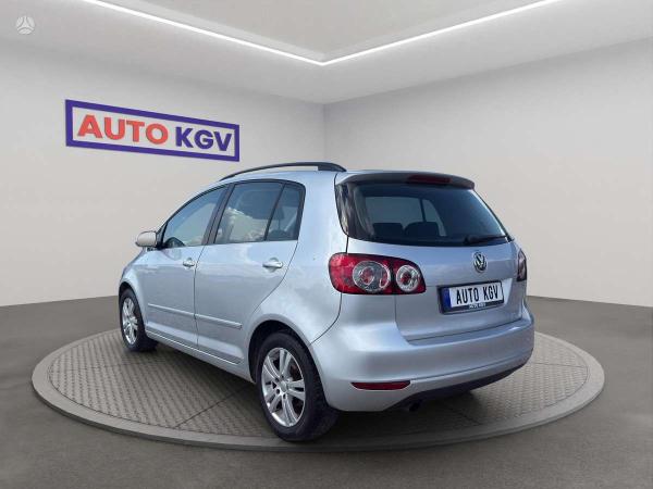 Grey Volkswagen Golf Plus 2009 in Kaunas, with an engine capacity of 1.60 L and mileage of 272 thousand km for 4699 €, photo 3 on AUTOMOTO.COM.LV