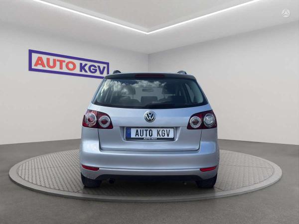 Grey Volkswagen Golf Plus 2009 in Kaunas, with an engine capacity of 1.60 L and mileage of 272 thousand km for 4699 €, photo 4 on AUTOMOTO.COM.LV
