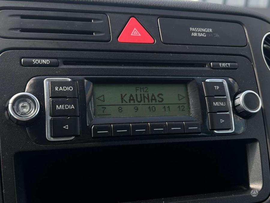 Pelēks Volkswagen Golf Plus 2009 Kauņa, ar dzinēja tilpumu 1.60 L un nobraukumu 272 tūkst. km par 4699 €, foto 18 vietnē AUTOMOTO.COM.LV