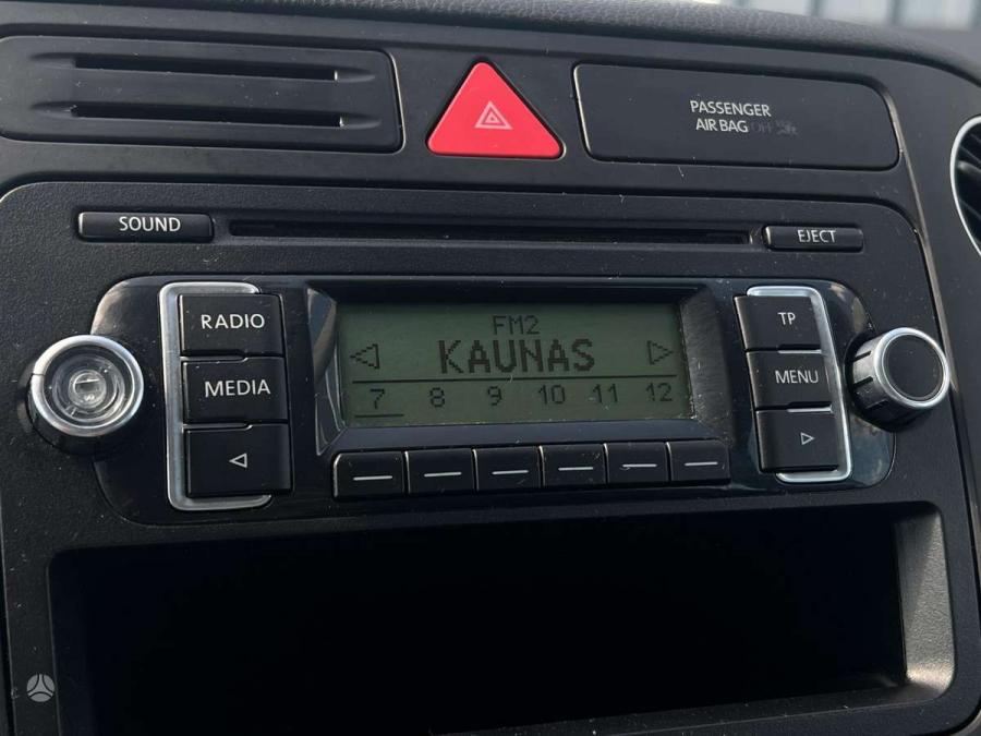 Grey Volkswagen Golf Plus 2009 in Kaunas, with an engine capacity of 1.60 L and mileage of 272 thousand km for 4699 €, photo 18 on AUTOMOTO.COM.LV