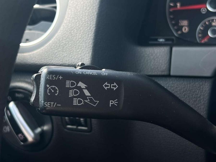 Grey Volkswagen Golf Plus 2009 in Kaunas, with an engine capacity of 1.60 L and mileage of 272 thousand km for 4699 €, photo 19 on AUTOMOTO.COM.LV