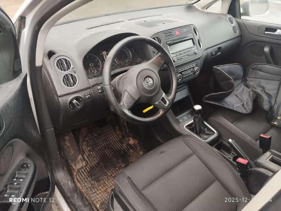 Pelēks Volkswagen Golf Plus 2010 Kelmė, ar dzinēja tilpumu 1.20 L un nobraukumu 268 tūkst. km par 2150 €, foto 5 vietnē AUTOMOTO.COM.LV