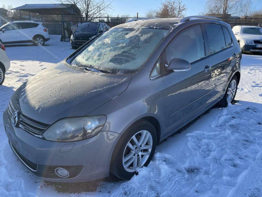 Pelēks Volkswagen Golf Plus 2010 Panevēža, ar dzinēja tilpumu 1.60 L un nobraukumu 300 tūkst. km par 3500 €, foto 1 vietnē AUTOMOTO.COM.LV