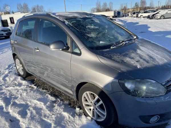 Grey Volkswagen Golf Plus 2010 in Panevezys, with an engine capacity of 1.60 L and mileage of 300 thousand km for 3500 €, photo 2 on AUTOMOTO.COM.LV