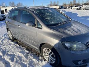 Pelēks Volkswagen Golf Plus 2010 Panevēža, ar dzinēja tilpumu 1.60 L un nobraukumu 300 tūkst. km par 3500 €, foto 2 vietnē AUTOMOTO.COM.LV